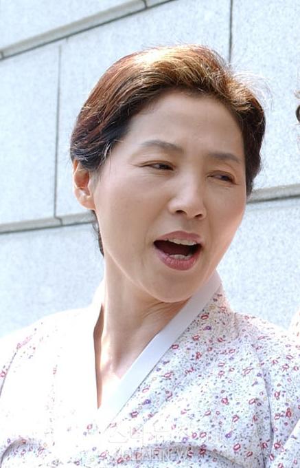 고두심, 2004 KBS MBC 연기대상 2연패 위업 | 스타뉴스