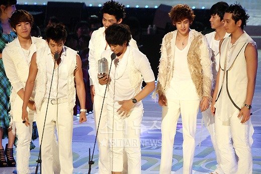 2PM, 'Mnet 20's 초이스' 핫퍼포먼스상 수상 | 스타뉴스