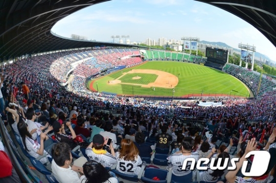 2016 KBO리그, 200만 관중 돌파까지 '-76,931명' - 스타뉴스