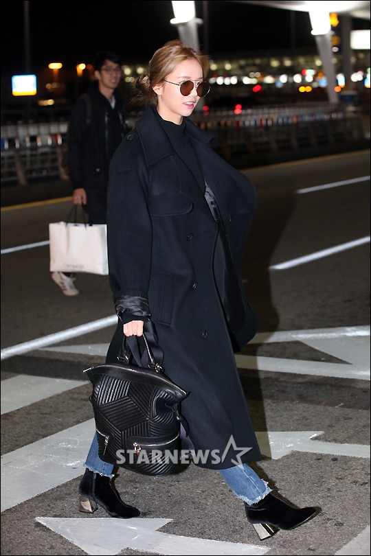 포토]혜리 공항 밝히는 미모 스타뉴스