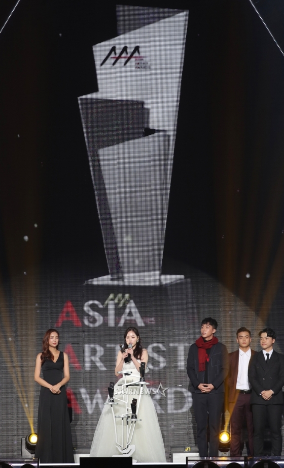 포토]민효린, 'AAA 초이스 상 수상' | 스타뉴스