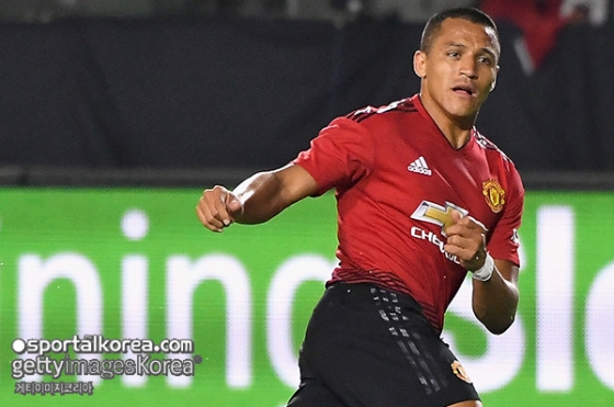 [EPL 8R] '산체스 역전골' 맨유, 뉴캐슬에 극적인 3-2 승리 - 스타뉴스