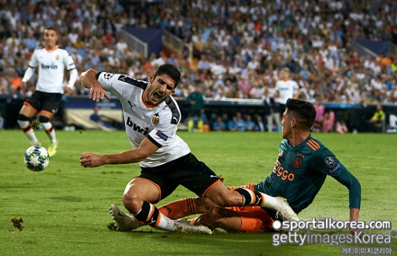 [UCL H조 ②] ‘골 폭풍’ 아약스, ‘PK실축+골대’ 발렌시아에 3-0 승… 이강인 36분 - 스타뉴스