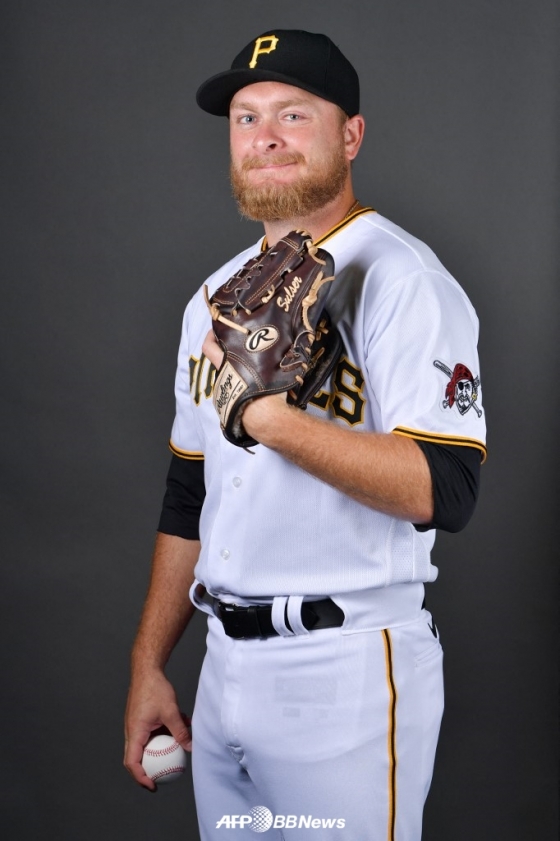 [오피셜] "최고 152㎞" KT 새로 영입한 투수 'ML 출신' 보 슐서 누구? - 스타뉴스