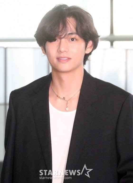 패션 아이콘 방탄소년단 뷔 사복 스타일 남돌 1위 스타뉴스