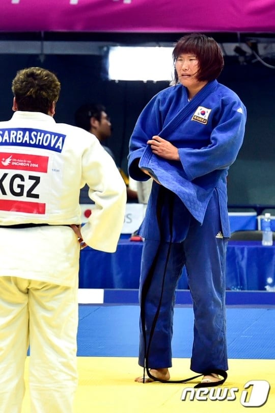 [인천AG] '부상 투혼' 김은경, 유도 女 +78kg 동메달 - 스타뉴스