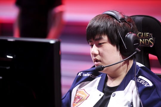 SKT, MSI 예선 전승으로 준결승 진출.. 프나틱과 4강 격돌 - 스타뉴스