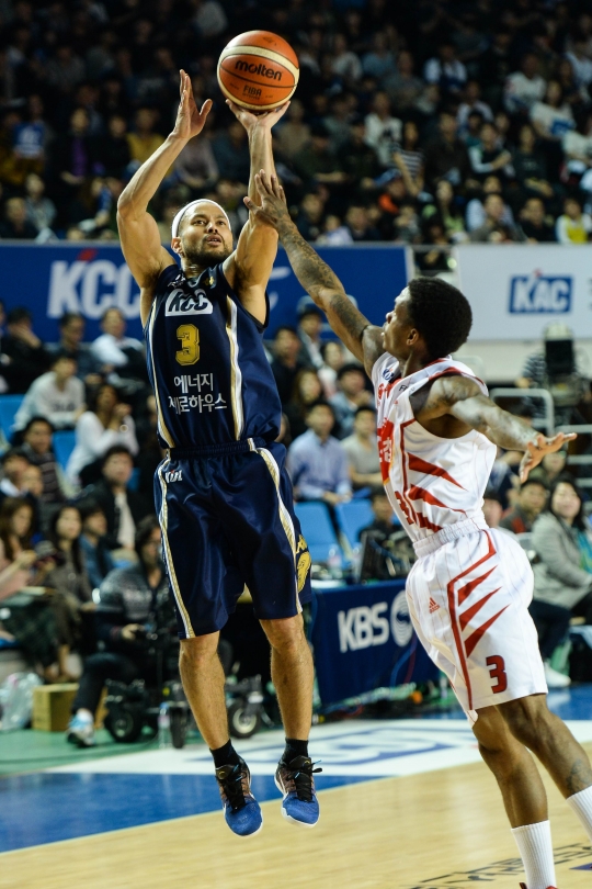 전태풍부터 송교창까지..KCC 드디어 반격 성공 | 스타뉴스