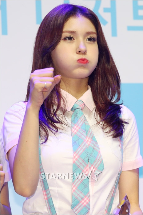 포토]IOI 전소미 '볼빵빵 화이팅' - 스타뉴스