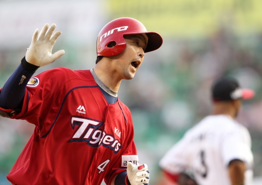 [WC2] KIA 2차전 라인업 공개..김주찬-서동욱 공격 선봉 - 스타뉴스