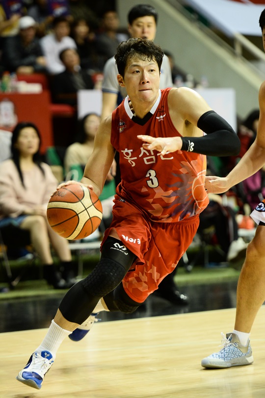 이정현-김동욱, 시장으로.. KBL FA 2R '쩐의 전쟁' 시작 | 스타뉴스