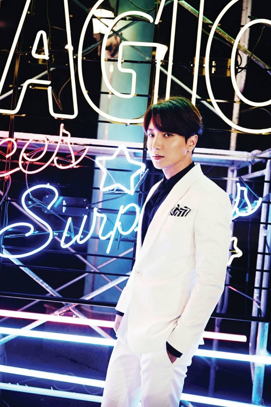 이특, 2년 연속 '2017 AAA' MC 발탁..11월 15일 개최 | 스타뉴스