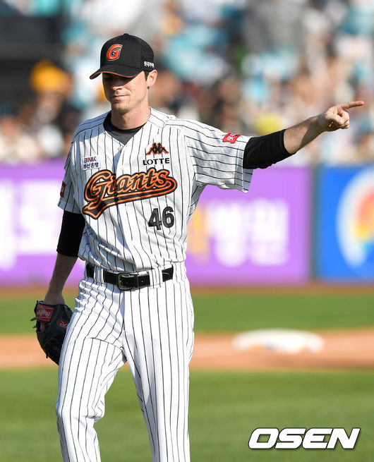 [준PO2] '레일리 호투' 롯데, NC에 1-0 신승.. 시리즈 1승 1패 - 스타뉴스