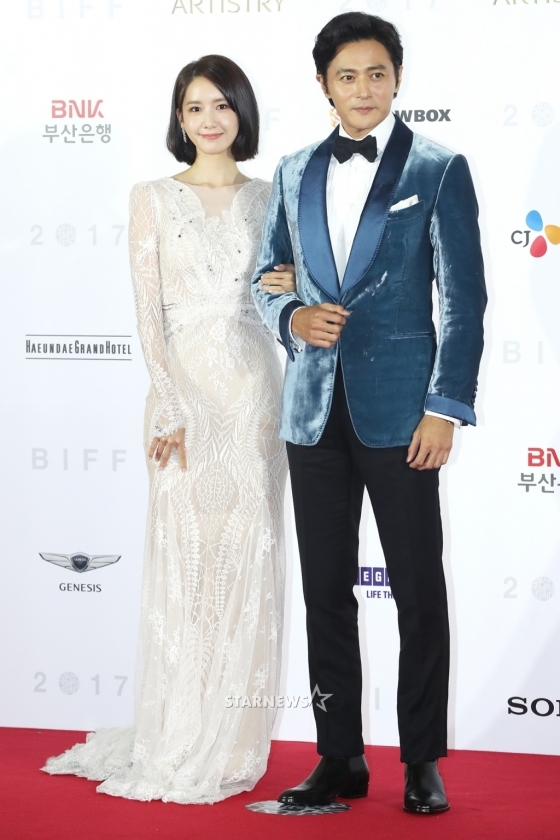 2017 BIFF 개막, 장동건부터 삼둥이까지 ★들 총출동 | 스타뉴스