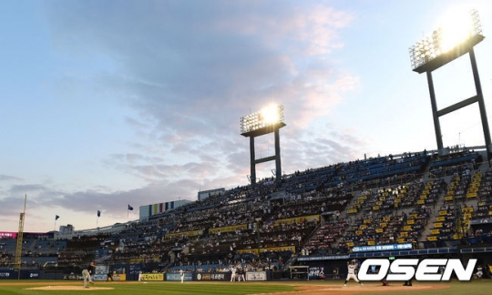 [준PO4] 롯데-NC 4차전, 1만1000석 매진..준PO 49번째 - 스타뉴스