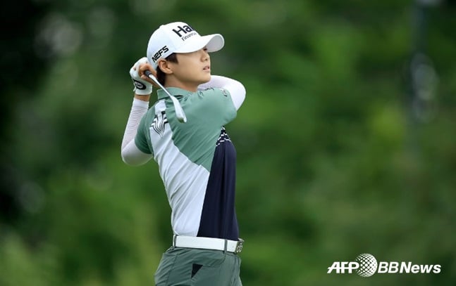 [LPGA] '폭풍 9버디' 박성현, IWIT 챔피언십 2R 공동 선두! - 스타뉴스