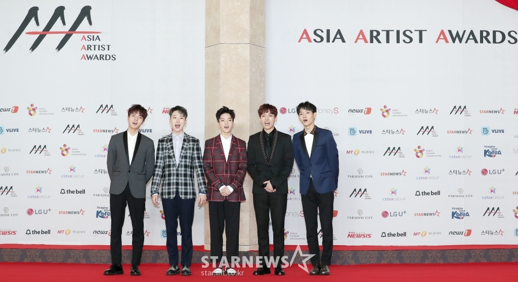 포토]W24, '2018 AAA 참석합니다' | 스타뉴스