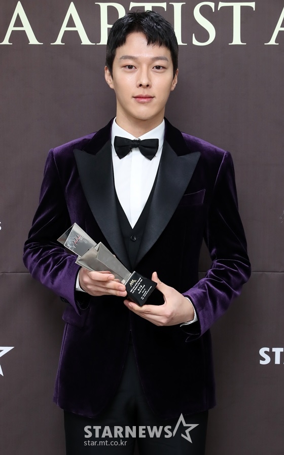 '2018 AAA' 신인상 장기용 "열심히 하라 주신 상"[독점영상] | 스타뉴스