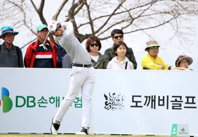 "출발 좋다" 이형준, KPGA 상금왕 향해 일보 전진 [★현장] | 스타뉴스