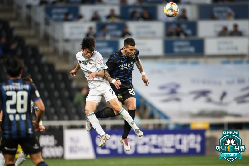 [K리그1 9R] 임중용 부임 후 ‘2G 연속 무패’ 인천…성남과 0-0 | 스타뉴스