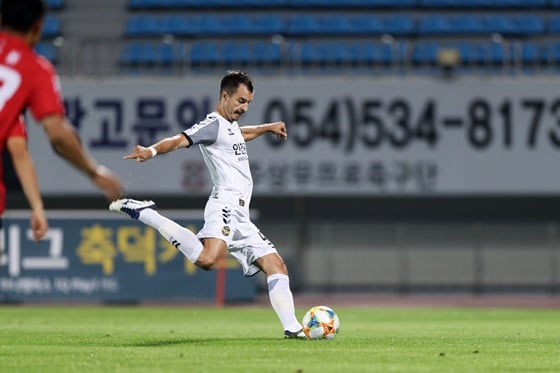 '인천 잔류 이끈다' 무고사, 멀티골 폭발! K리그1 31R MVP - 스타뉴스