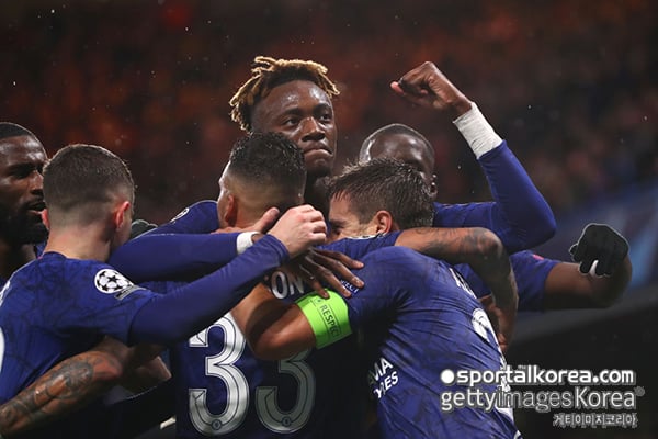 [UCL H조] '탈락 위기→16강 진출' 첼시, 릴 2-1로 꺾고 16강행 확정 - 스타뉴스