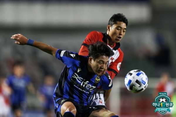 [K리그1 20R] '퇴장 1명씩' 부산-인천, 0-0 무승부...'잔류 경쟁 안갯속' | 스타뉴스