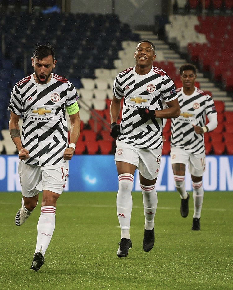 [UCL H조] '자책골 불운' 넘어선 맨유, 파리에 2-1 승... '래쉬포드 결승골' | 스타뉴스