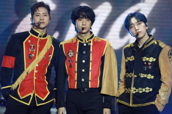 '철파엠' B1A4 "3인조 개편..오랜만 컴백 너무 설레어" | 스타뉴스