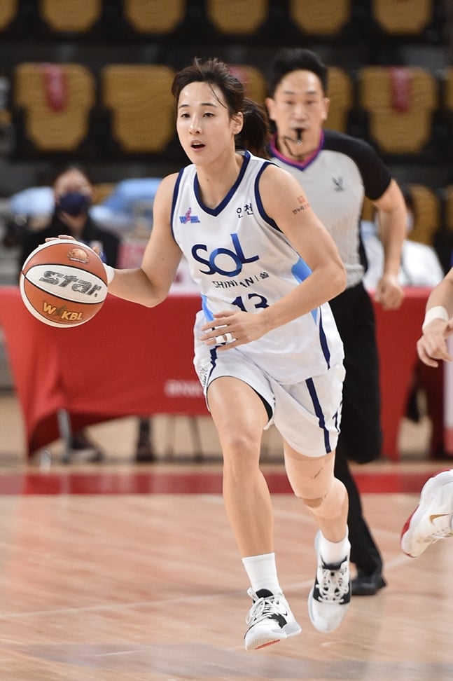 신한은행 김단비, 박지수 제치고 WKBL 4R MVP 등극 - 스타뉴스