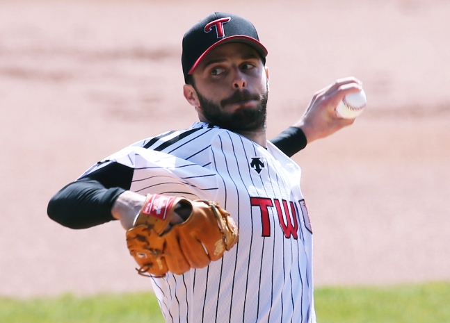 '좌완이 151km라니...' 괴물 파이어볼러 KBO 등장 "구속 더 올라간다" - 스타뉴스