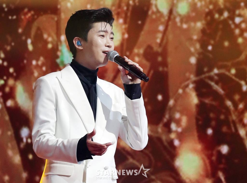 임영웅, 음반 점수 0에도 '음악중심' 톱3..찬란한 기대감[★NEWSing] | 스타뉴스