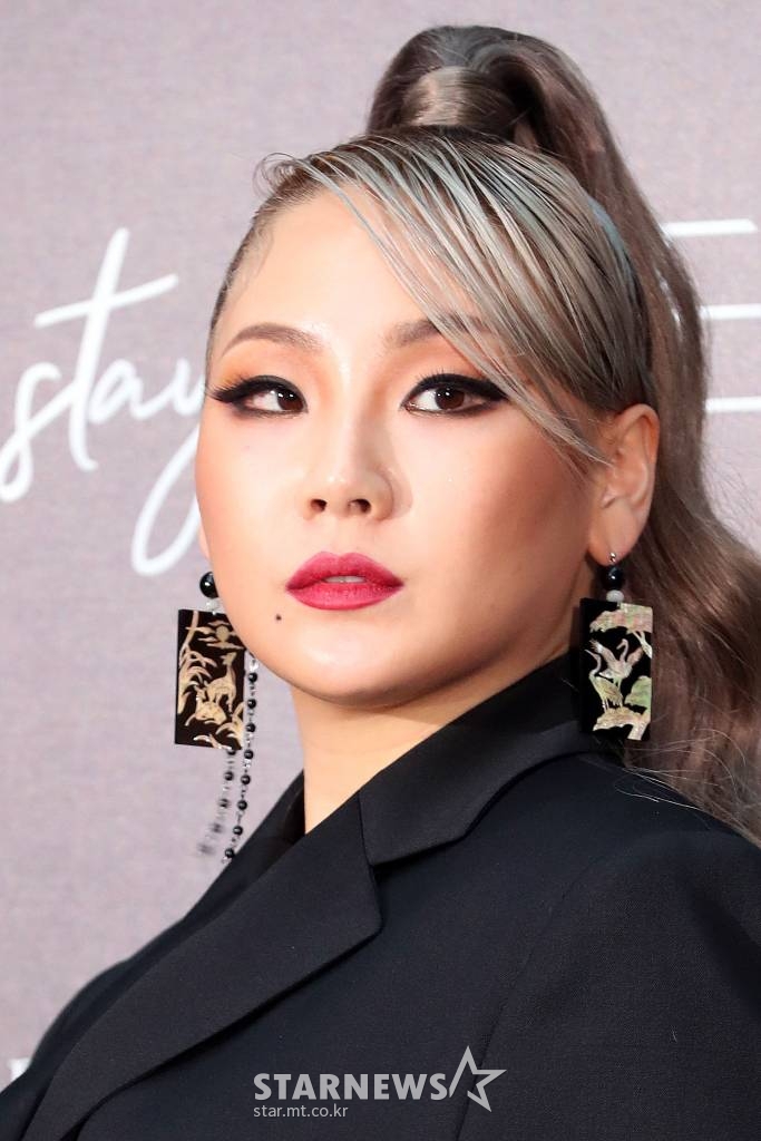 CL, AAA RET 인기상 수상 "내년에는 함께 할 수 있길"[2021 AAA] | 스타뉴스
