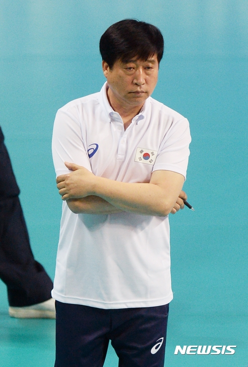 김호철 감독 "IBK 사령탑 제의, 처음엔 황당했으나 도와야겠더라" (일문일답) | 스타뉴스