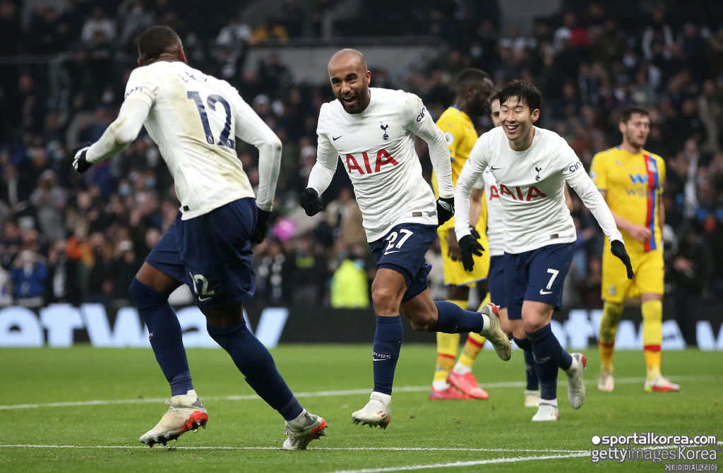 [EPL 19R] ‘모우라 1골 1도움’ 토트넘, 팰리스에 2-0 리드… 손흥민 선발(전반종료) | 스타뉴스