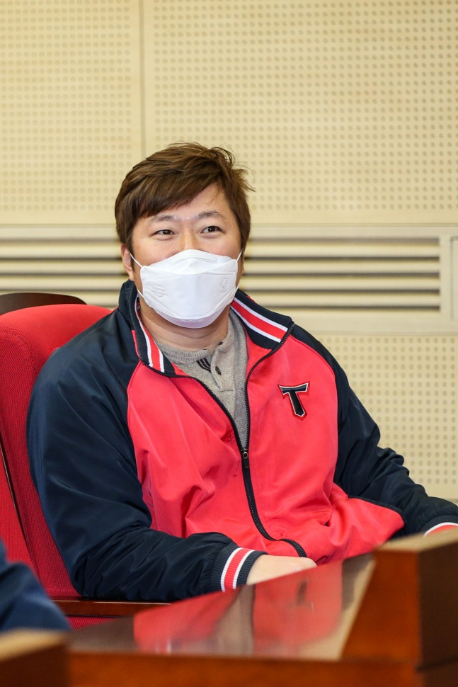 KIA 1~5번 누구길래? '통산 342홈런' 거포가 6번 자처 | 스타뉴스