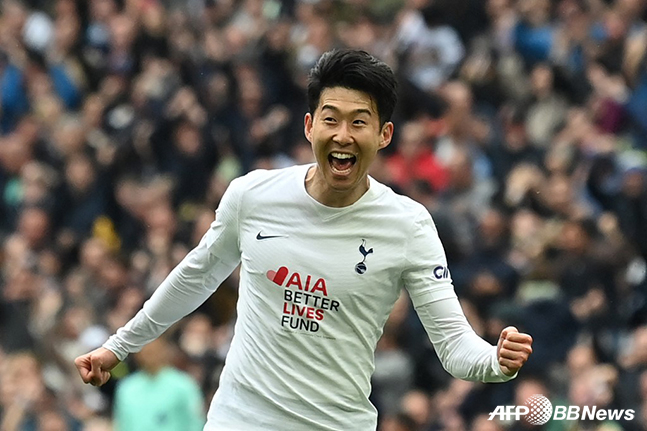 '손흥민 2골 1도움 원맨쇼' 토트넘, 레스터 3-1 완파 '4위 탈환' | 스타뉴스