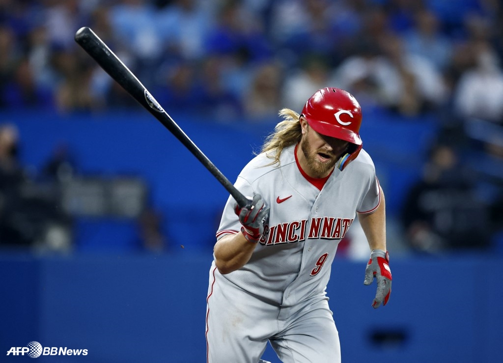 '뜻밖에' RYU 상대한 전직 KBO리거 '반갑네!', 근데 시즌 데뷔전이라니 | 스타뉴스