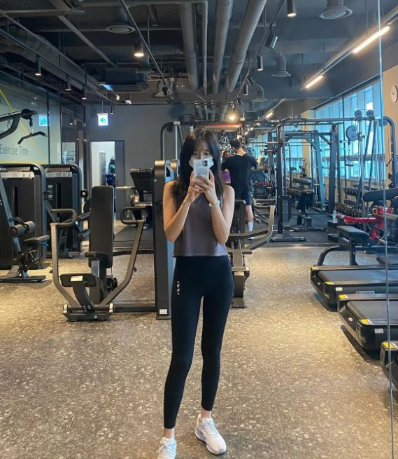 표예진, 164cm-46kg 이상적인 바디라인..슬림+볼륨 다 잡았네[스타IN★] | 스타뉴스