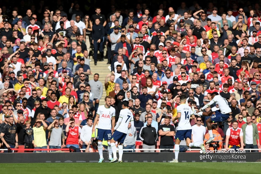 [EPL 9R] '장군멍군' 토트넘-아스널, 팽팽한 1-1 균형 (전반종료) - 스타뉴스