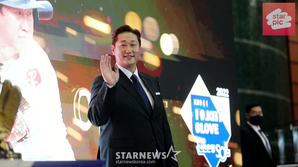KBO 40주년 골든글러브 '영광의 얼굴들' [★영상] - 스타뉴스