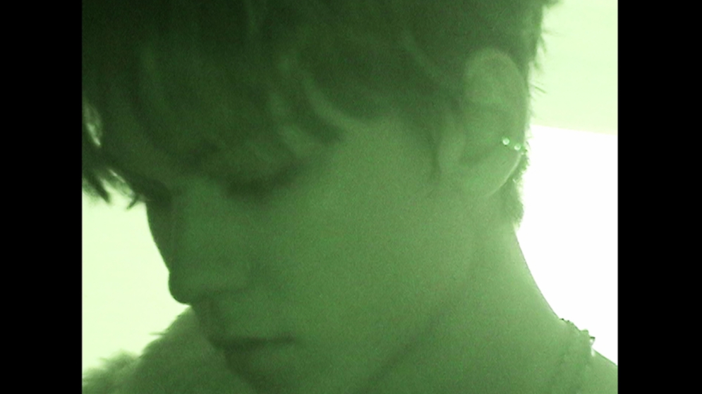 'D-1' 세븐틴 버논, 'Black Eye' MV 티저 추가 공개..'기대 UP' | 스타뉴스