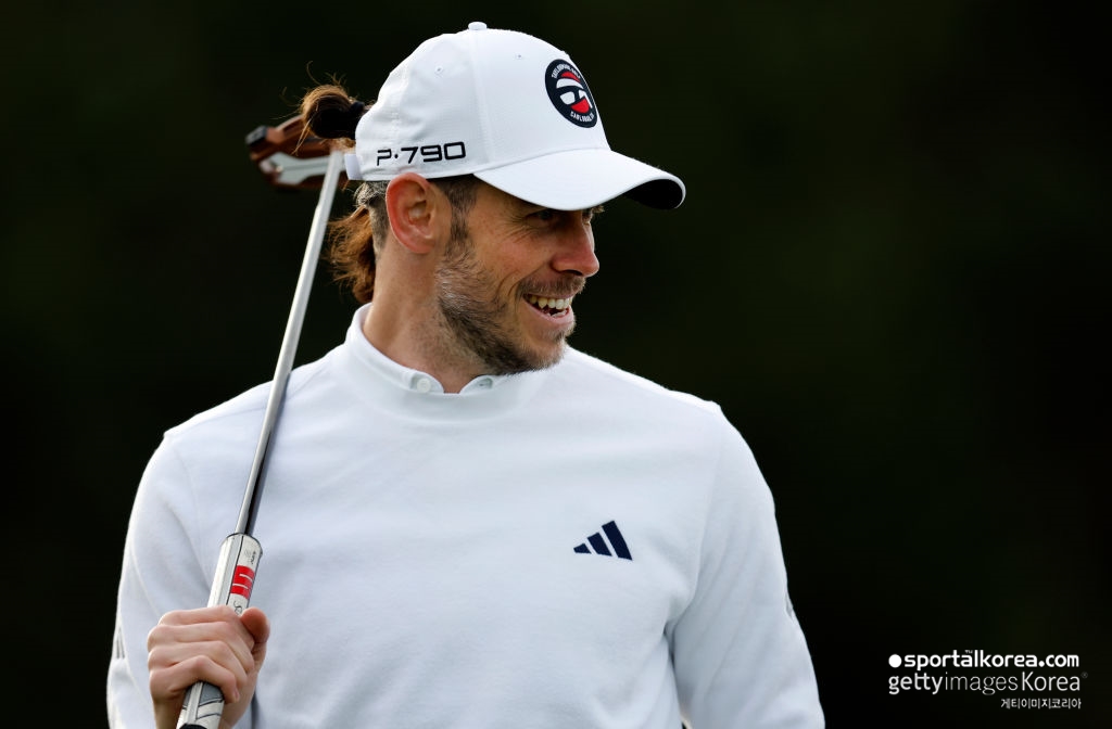 천하의 베일도 긴장, PGA투어 1R 공동 18위…골프 실력 과시 | 스타뉴스