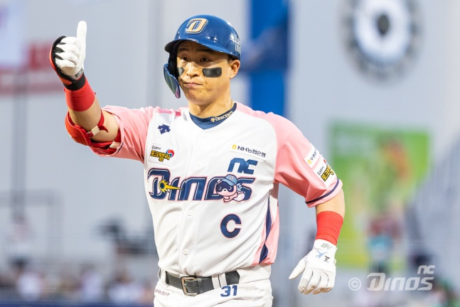 '통산 안타 1위'도 못한 KBO 최초 8시즌 연속 150안타, '현역 안타왕' 손아섭이 도전한다 | 스타뉴스