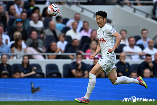 SON 76분-반더벤 첫 골! 토트넘 리그 1위 등극, '1-0 짜릿승' 비수마 퇴장 악재 딛고 루턴 타운 잡았다 [EPL 리뷰] | 스타뉴스