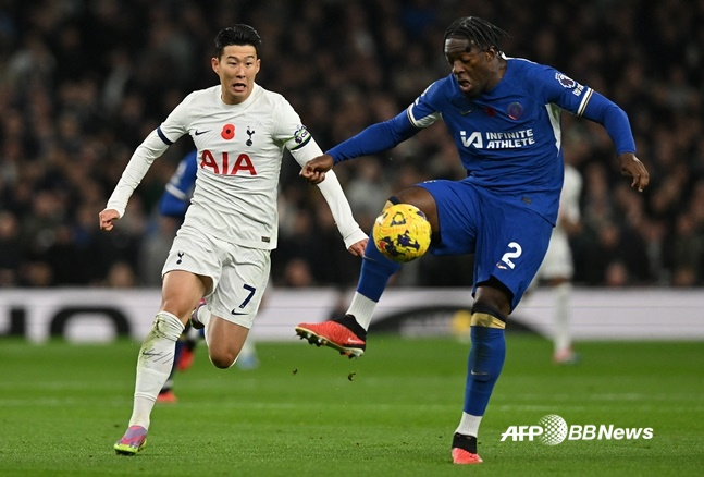 VAR 골 취소, SON 말고 3명이나 더 있었다! 英 "EPL 역사상 가장 거칠고 미쳤던 전반전" | 스타뉴스