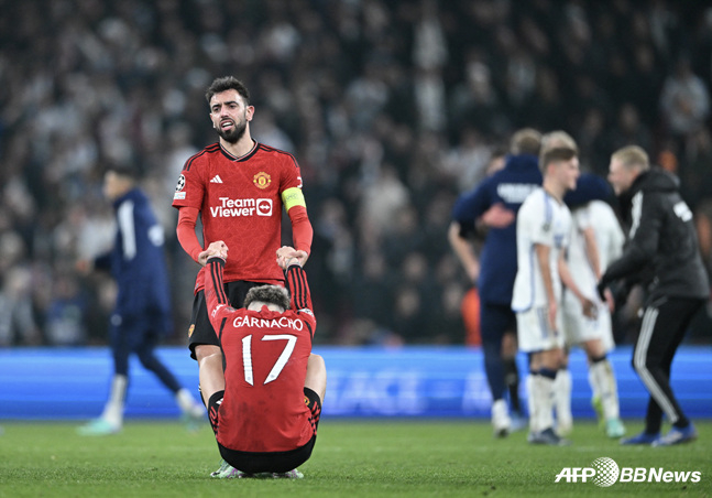 맨유 18살한테 극장골 허용, '꼴찌 추락' UCL 탈락 현실화되나 '뮌헨과 붙지도 않았는데...' 코펜하겐 원정 2-0→3-4 충격패 '퇴장·골대' 온갖 악재 다 나왔다 ...