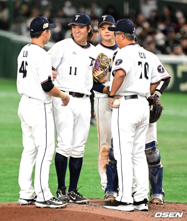 '한국만 홈런 못 쳤다' 대만, 연장 만루포로 호주에 6-0 승... 18일 韓과 최종전 [APBC 현장] | 스타뉴스