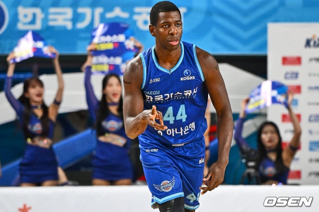 '가스공사 돌풍 주역' 니콜슨, KBL 4라운드 MVP 선정... 4연속 외국인 라운드 MVP 탄생 [공식발표] - 스타뉴스