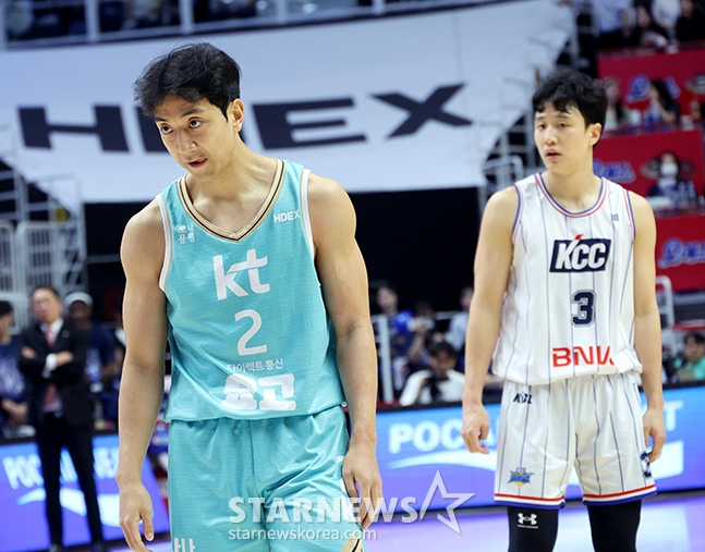 '21점 폭발' 허훈, 형 허웅 제압했다 '복수 성공'... KT, 챔프전 2차전 KCC에 승리 '1승1패 동률' [수원 현장리뷰] | 스타뉴스